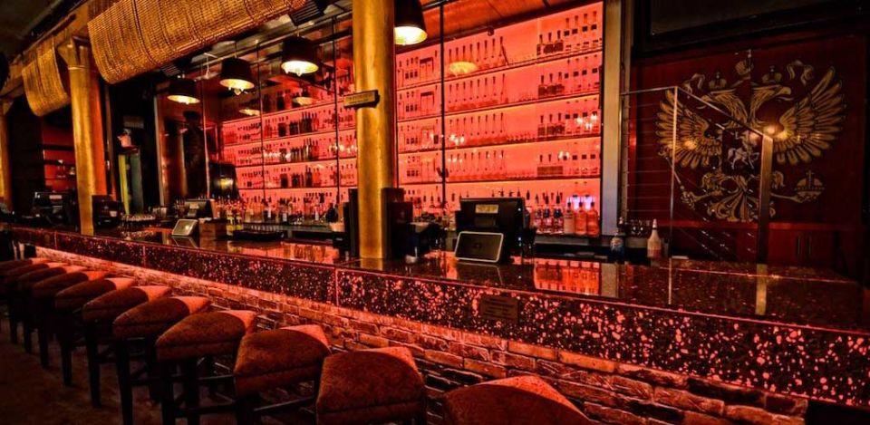 10 Best Places to Meet Cougars in Toronto for 2023