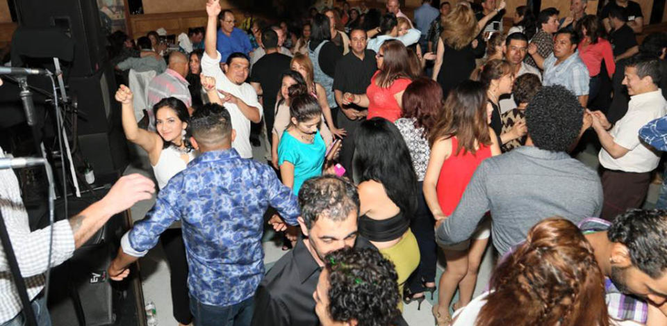 10 Best Places to Meet Cougars in Newark for 2023