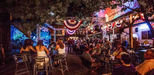 9 Places To Meet BBW In Wichita (Where Single Ladies Like To Go)